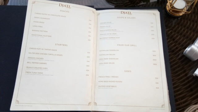 Djati Lounge, Bersantai View Golf & Pool - Glutton Wanderers